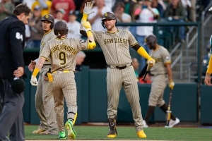 Padres Hold Off Athletics - Sport Relay